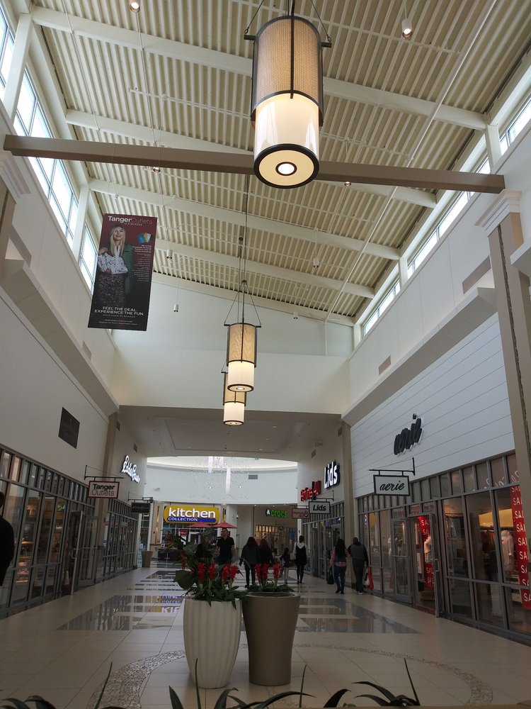 TANGER OUTLETS FOXWOODS - Mashantucket CT - Hours, Directions, Reviews ...