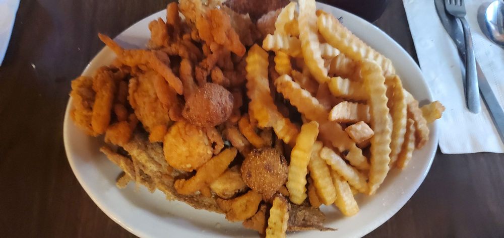 Log Cabin Restaurant, Blakely - Menu, Reviews (155), Photos (30 ...