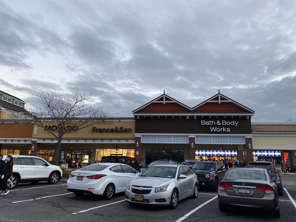 TANGER OUTLETS RIVERHEAD - Riverhead NY - Hours, Directions, Reviews ...