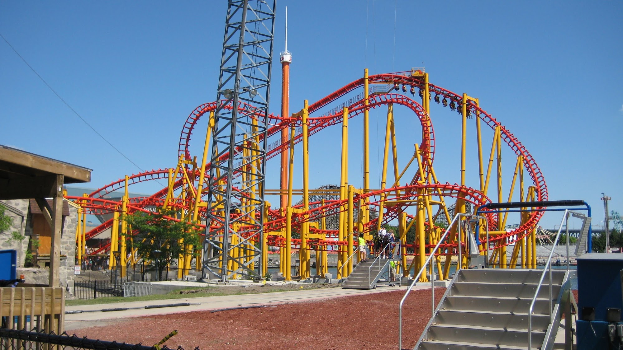 LA RONDE - Montreal QC - Hours, Directions, Reviews - Loc8NearMe