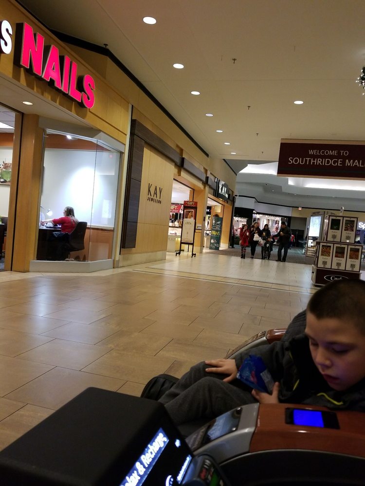 SOUTHRIDGE MALL - Greendale WI - Hours, Directions, Reviews - Loc8NearMe